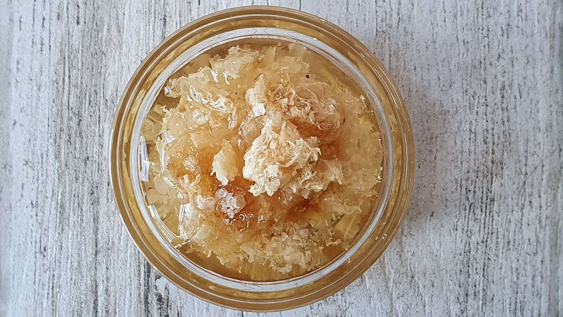 Dropsuri pentru dureri de gât și tuse cu ghimbir, uleiuri esențiale și ...